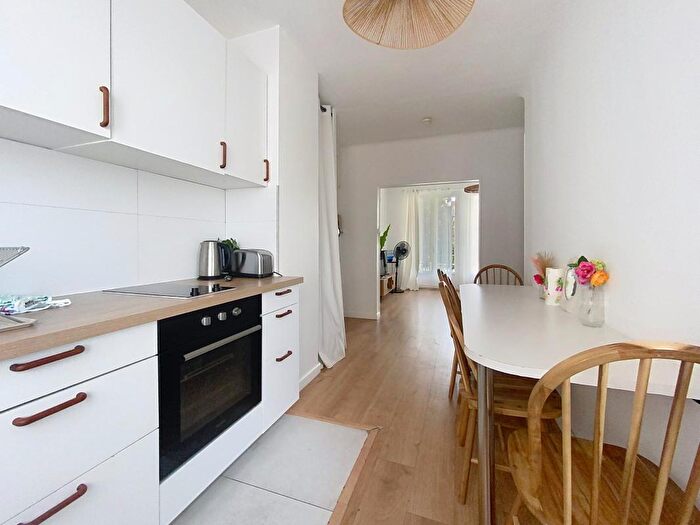 Appartement à vendre - Avignon, Blanchissage - 3 pièces - 2 chambres