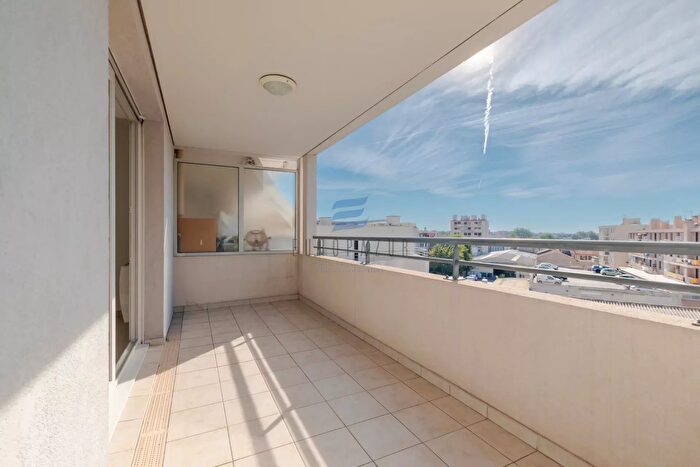 Appartement 3 pièces à vendre - Cagnes-sur-Mer, La Gare, Les Plans, Hippodrome