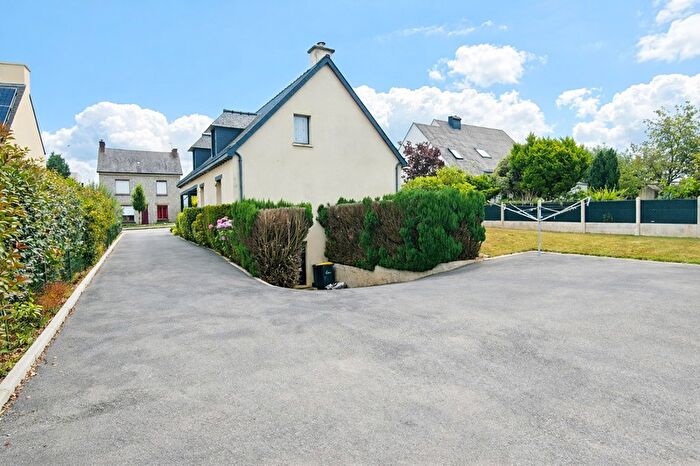 Maison à vendre - Irodouër - 6 pièces - 5 chambres