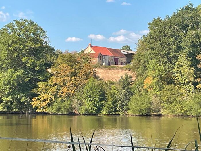 Lourdoueix-Saint-Pierre : Maison 4 pièces à vendre