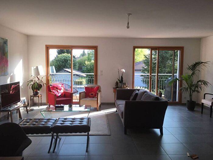 Appartement à louer - Sud Ouest, Divonne-les-Bains - 5 pièces - 4 chambres