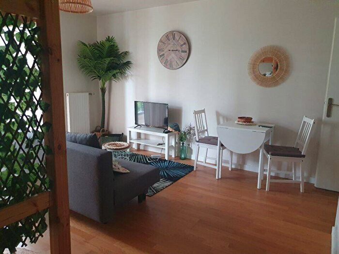 Appartement à louer - Plateau et Pileu, Palaiseau - 1 pièce