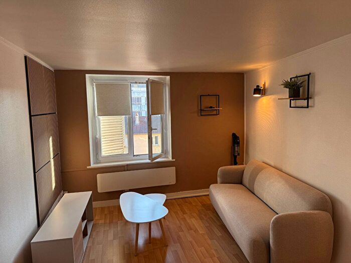 Appartement à louer - Saint Fiacre-Trois Maisons, Nancy - 1 pièce - 1 chambre