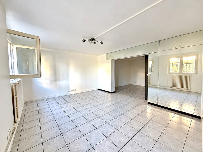 Romainville, Trois Communes, Les Ormes : Appartement 2 pièces à vendre