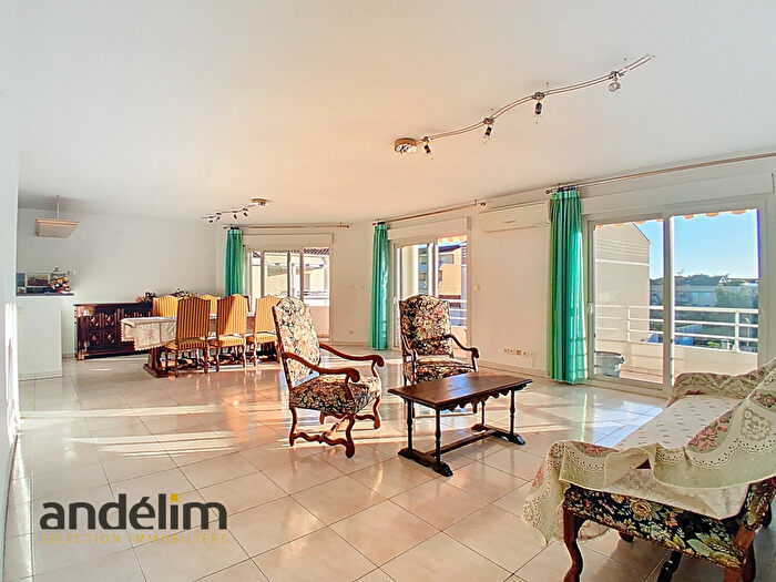 Appartement à vendre - Saint-Raphaël, Centre-ville - 4 pièces - 3 chambres