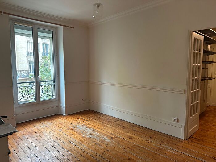Appartement à vendre - Paris e  - 3 pièces - 2 chambres