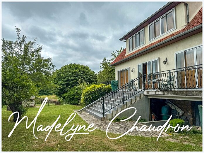 Maison à vendre - Saint-Vrain - 8 pièces - 6 chambres