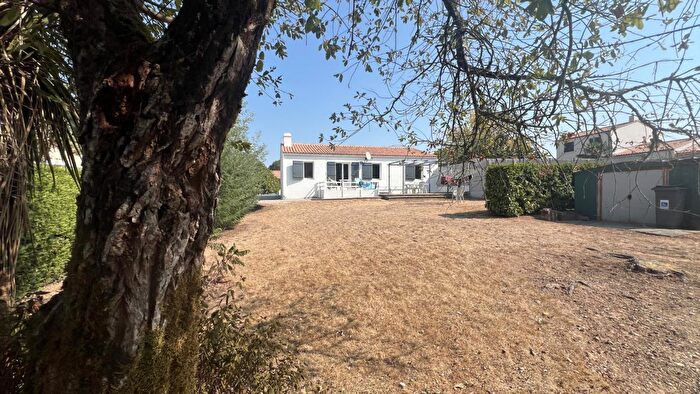 Le Champ-Saint-Père : Maison 4 pièces à vendre