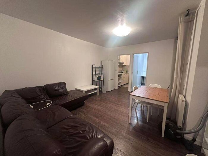 Appartement à louer - Le Fort, Vitry-sur-Seine - 5 pièces - 4 chambres