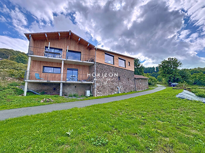 Maison à vendre - Juliénas - 13 pièces - 5 chambres