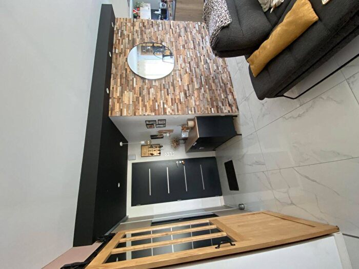 Maison à louer - Sainte-Juliette-sur-Viaur - 4 pièces - 3 chambres