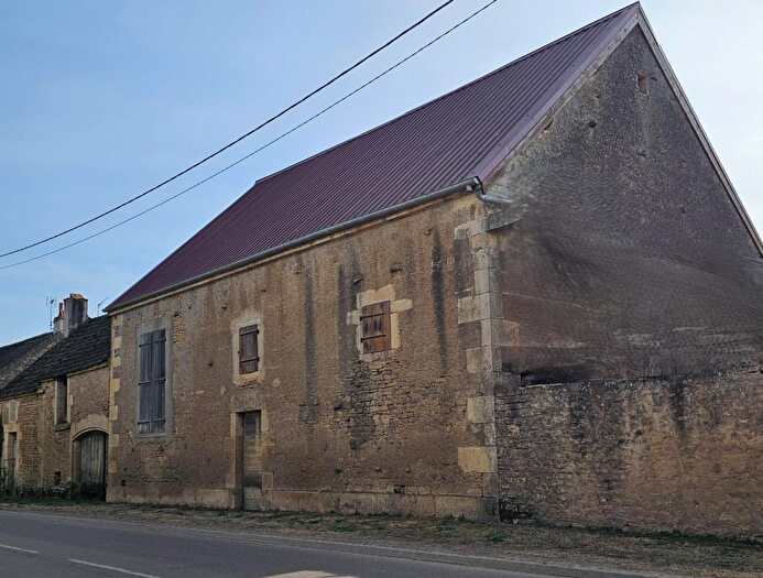 Saint-Germain-des-Bois : Maison 6 pièces à vendre