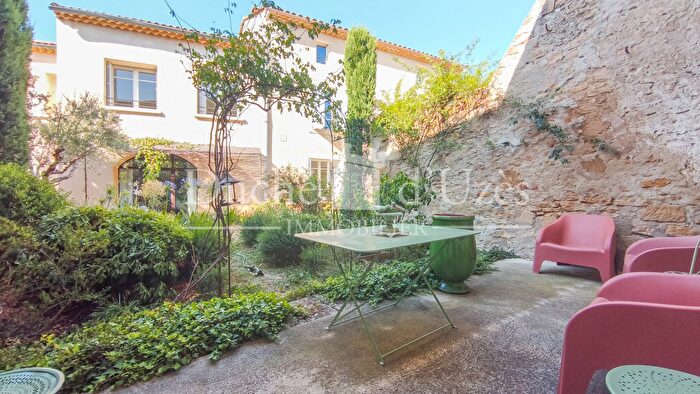 Maison 10 pièces à Uzès, à vendre