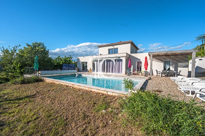 Les Vans : Maison 5 pièces à vendre
