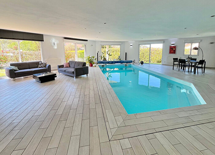Saint-Victor-de-Cessieu : Maison 6 pièces à vendre