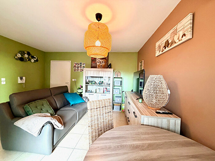 Appartement à vendre - La Fare-les-Oliviers - 2 pièces - 1 chambre