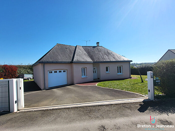 Maison à vendre - Montsûrs - 5 pièces - 3 chambres