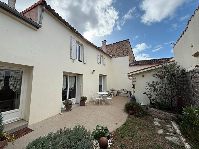 Maison 7 pièces à vendre - Courçon