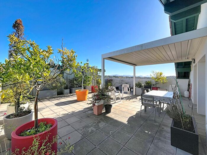 Appartement à vendre - Saint-Pierre-dIrube - 4 pièces - 3 chambres