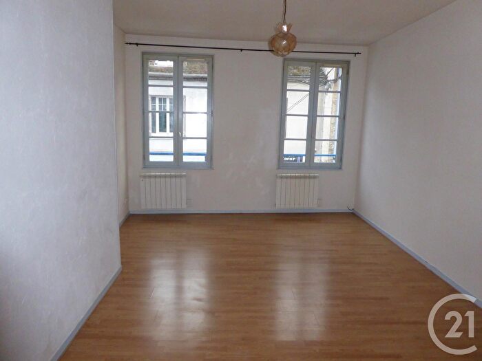 Nemours, Centre-ville : Appartement 1 pièce à louer
