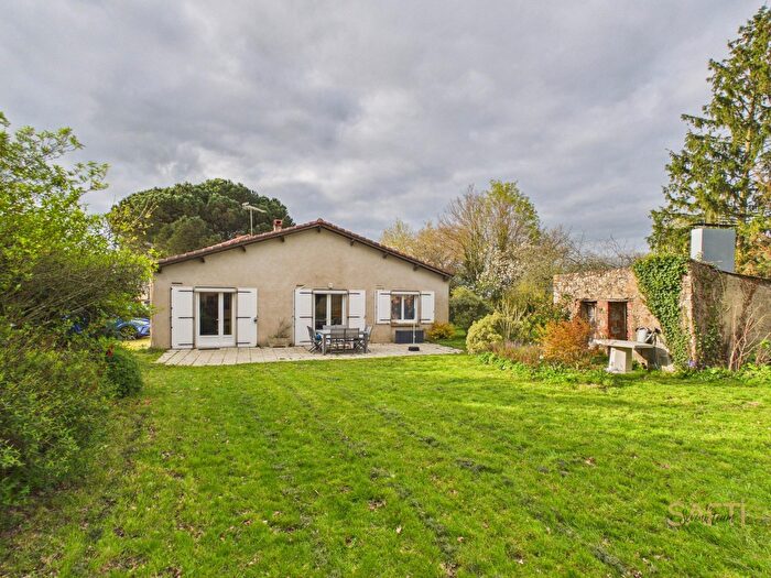 Maison à vendre - La Ferrière - 7 pièces - 4 chambres