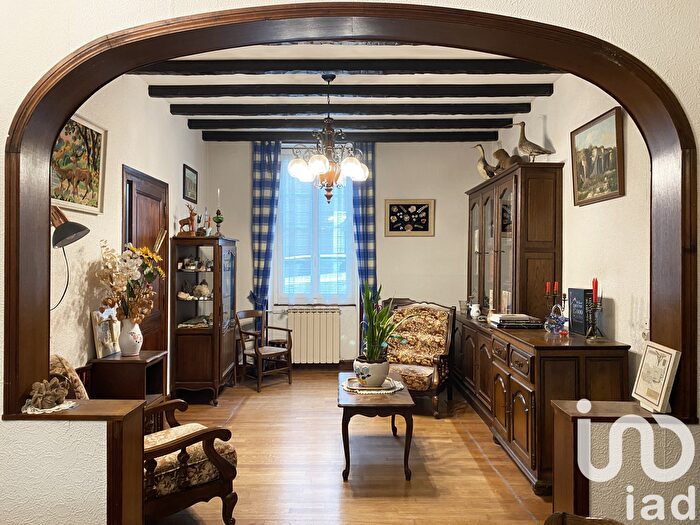 Maison à vendre - Saint-Même-les-Carrières - 7 pièces - 4 chambres