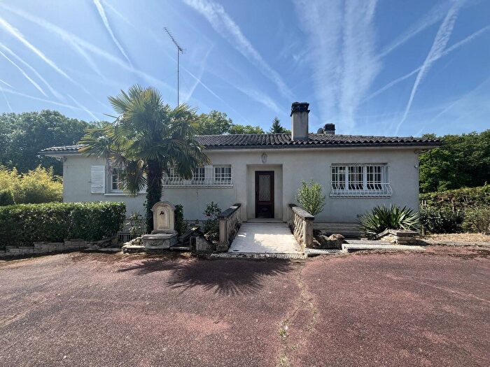Maison 4 pièces à louer à Jarnac