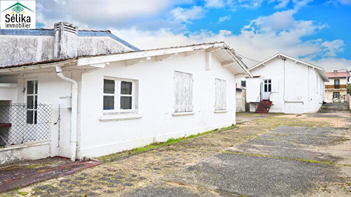 Maison à vendre - Arcachon, Aiguillon - 7 pièces - 4 chambres