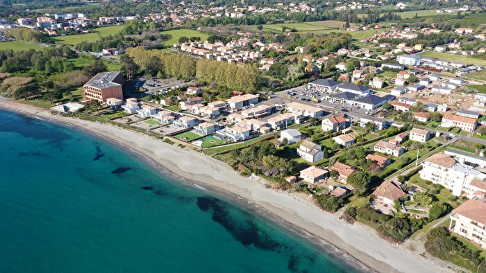 Appartement à vendre - Santa-Lucia-di-Moriani - 3 pièces - 2 chambres