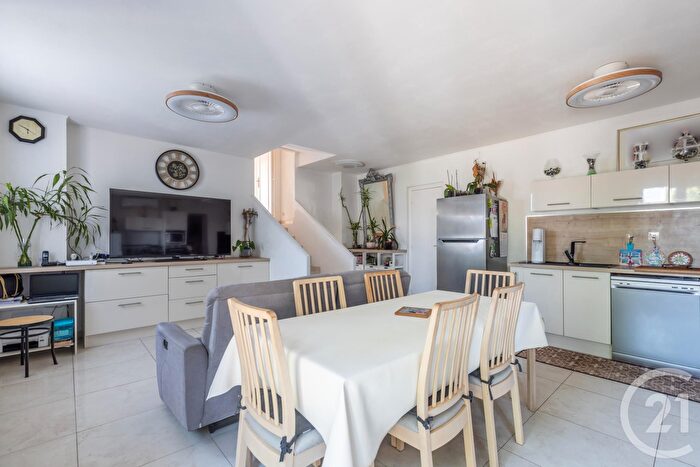 Maison à vendre - Nice, Saint-Isidore - 6 pièces - 4 chambres