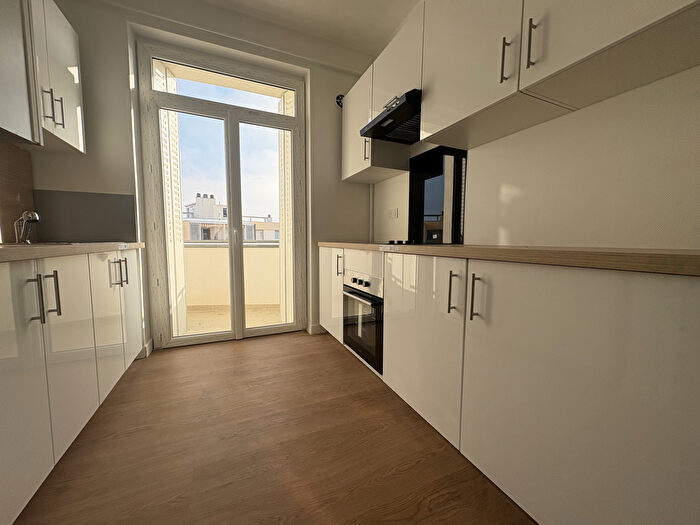 Appartement à louer - Clermont-Ferrand, Vallières, Sallins, Poncillon - 3 pièces - 2 chambres