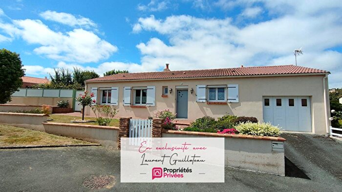 Bazoges-en-Paillers - Maison 5 pièces à vendre