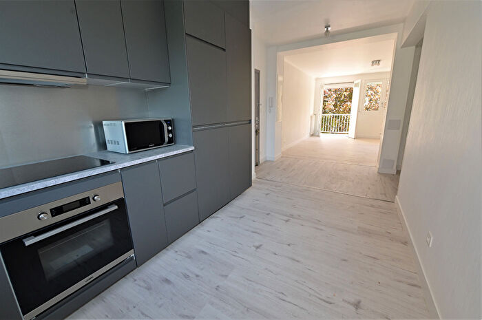 Maisons à vendre et appartements à louer - 1