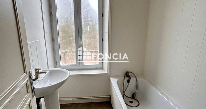 Appartement 4 pièces à louer - Montcy-Theux Nord, Charleville-Mézières