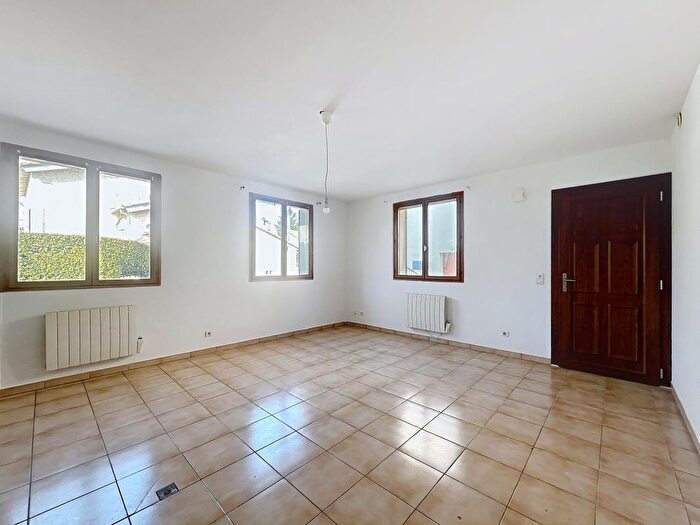 Appartement à louer - Avignon - 2 pièces - 1 chambre