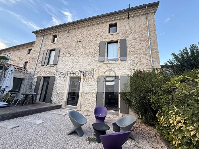 Maison 10 pièces à louer à Allan