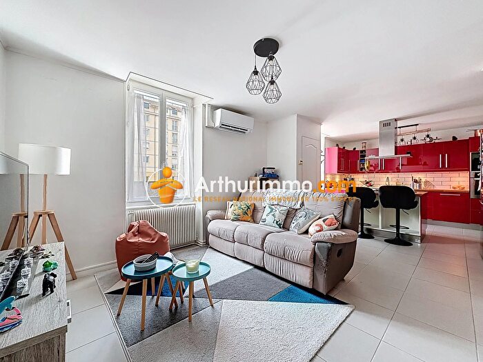 Appartement 5 pièces à vendre - Bourgoin-Jallieu, Centre-ville, Pont Saint-Michel