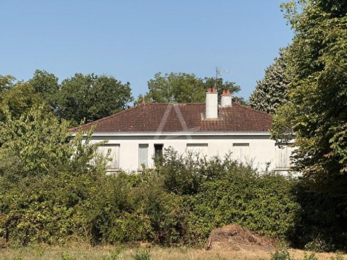 Maison 10 pièces à Saint-Denis-la-Chevasse, à vendre
