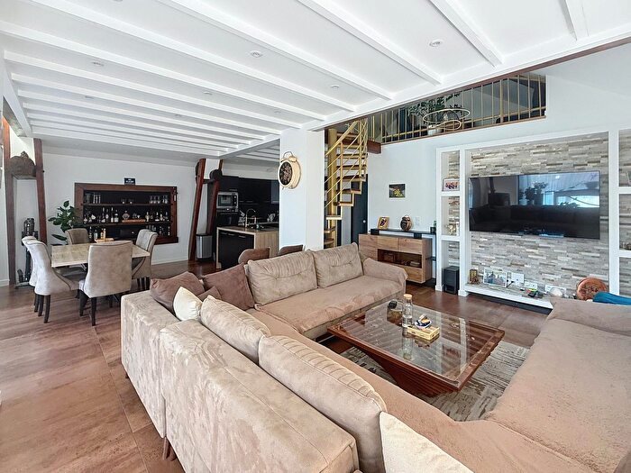 Maison à vendre - Apprieu - 6 pièces - 4 chambres