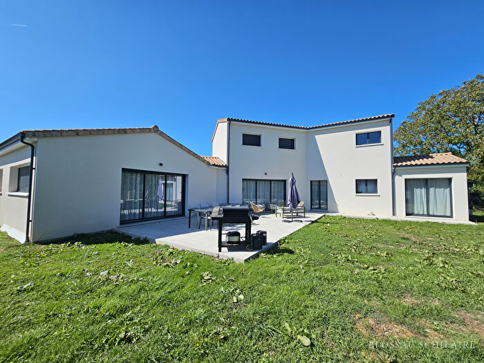 Maison à vendre - Fontaine-le-Comte - 6 pièces - 5 chambres