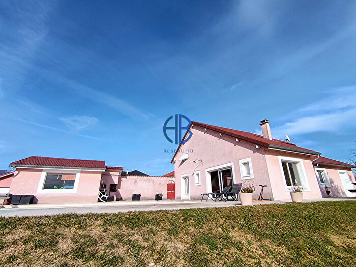 Maison à vendre - Belley - 9 pièces - 5 chambres