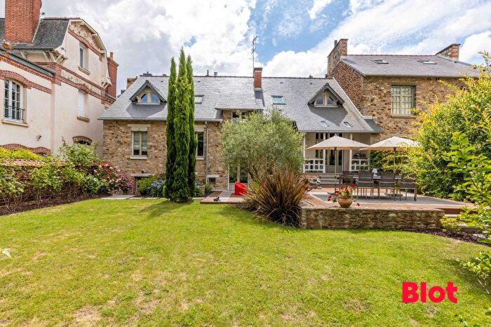 Maison à vendre - Quartiers Centre, Fougères, Sévigné - 8 pièces - 5 chambres