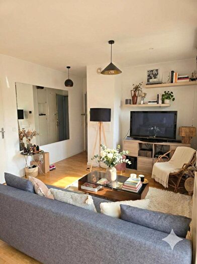 Appartement à louer - Sainte Avoie, Paris ème - 2 pièces - 1 chambre