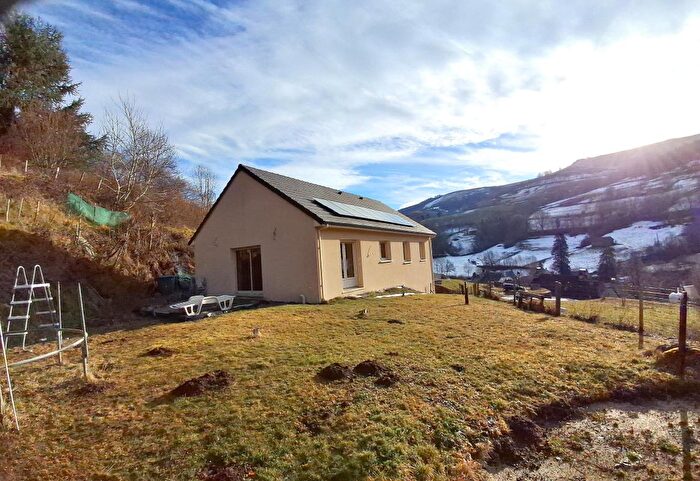 Maison à vendre - Saint-Projet-de-Salers - 4 pièces - 3 chambres