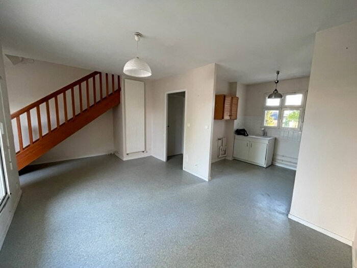 Appartement à louer - Quartiers Ouest, Bourg lEvesque - 3 pièces - 2 chambres