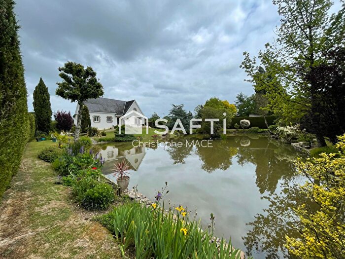 Laval, Saint-Nicolas : Maison 8 pièces à vendre