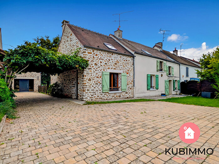 Maison à vendre - Favières - 5 pièces - 3 chambres