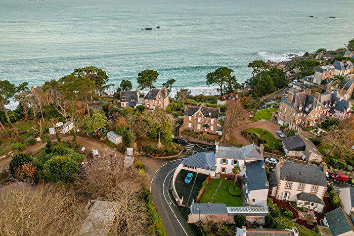 Maison à vendre - Perros-Guirec - 7 pièces - 5 chambres