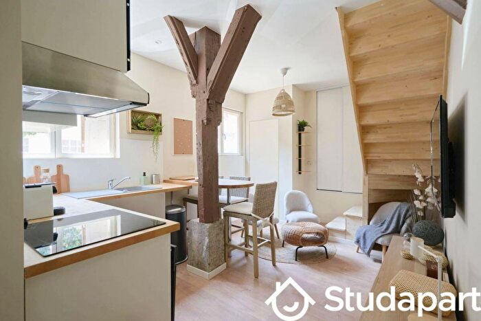 Appartement à louer - Cathédrale, Troyes - 1 pièce - 1 chambre