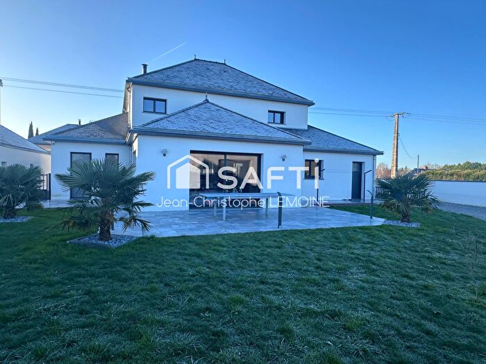 Maison à vendre - Château-Gontier - 6 pièces - 4 chambres